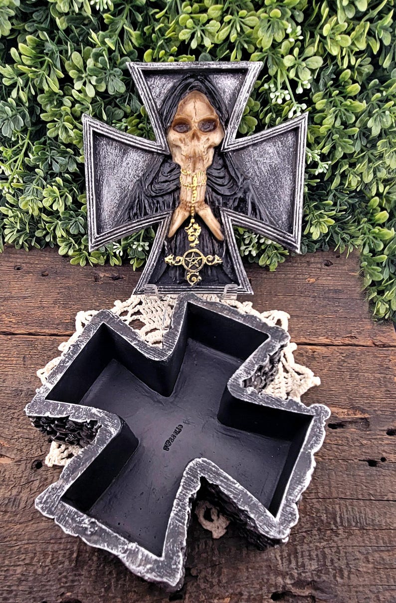 Skull & Cross Trinket Box • Gothic Macabre Altar Decor - Etsy