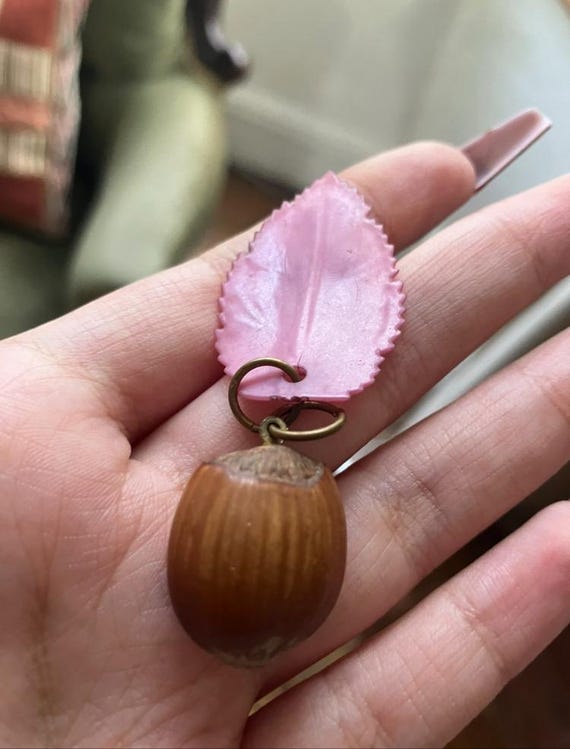 set of four 1940s Bakelite leaf and genuine chestnut … - Gem