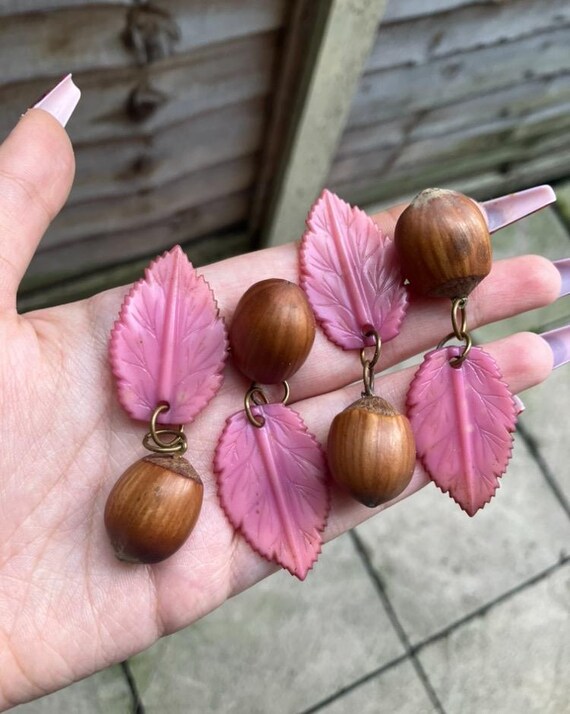 set of four 1940s Bakelite leaf and genuine chestnut … - Gem