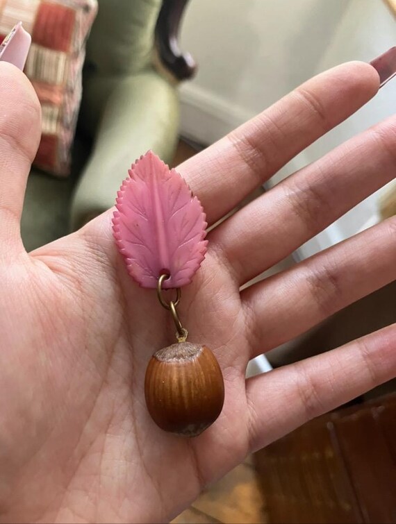 set of four 1940s Bakelite leaf and genuine chestnut … - Gem