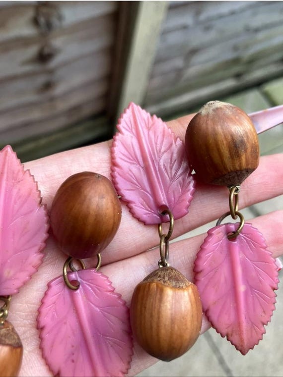set of four 1940s Bakelite leaf and genuine chestnut … - Gem