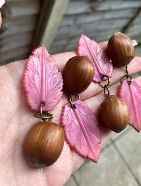 set of four 1940s Bakelite leaf and genuine chestnut … - Gem
