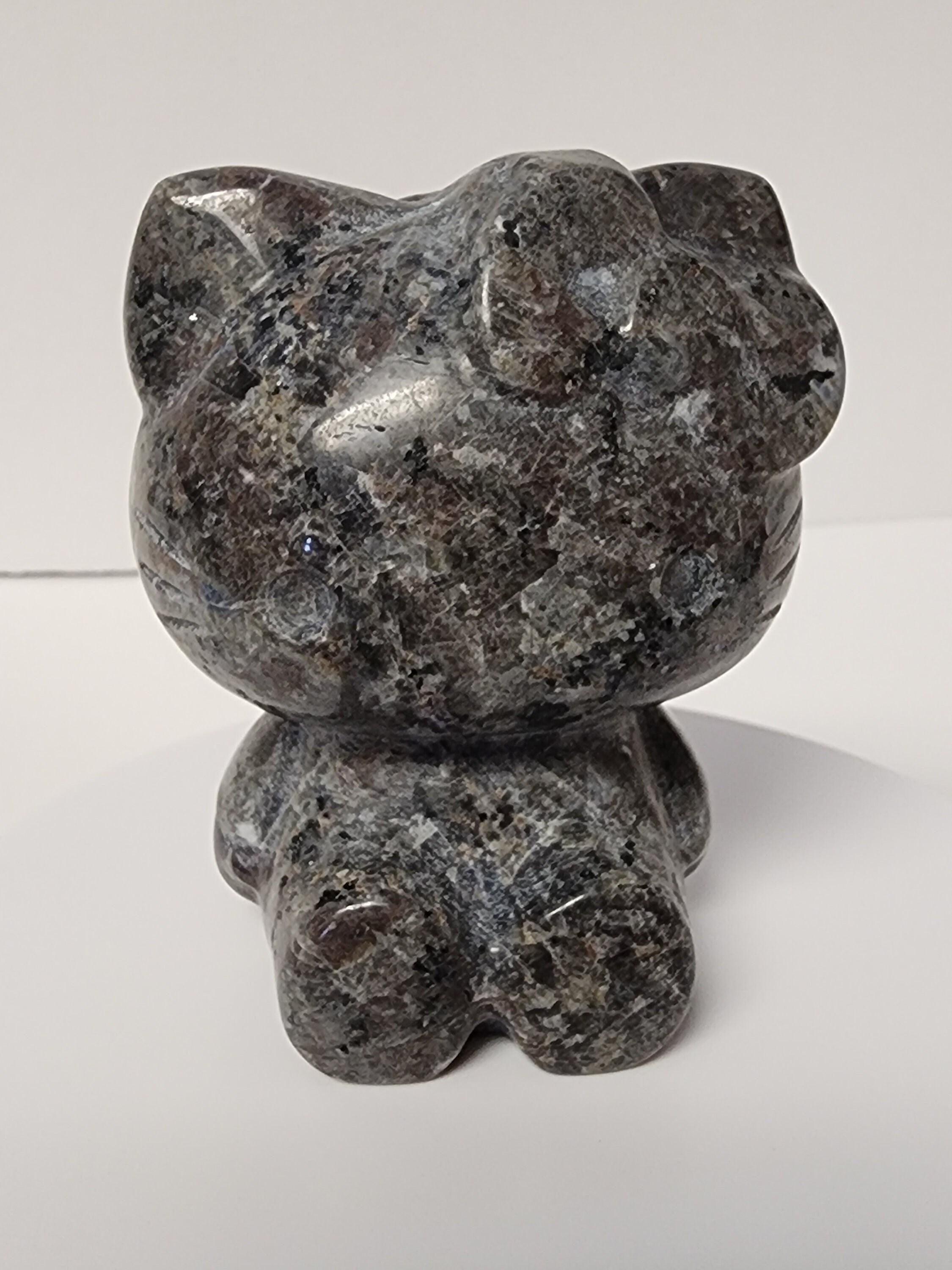 Yooperlite Crystal Hello Kitty Carving, Hello Kitty Carving, Yooperlite ...