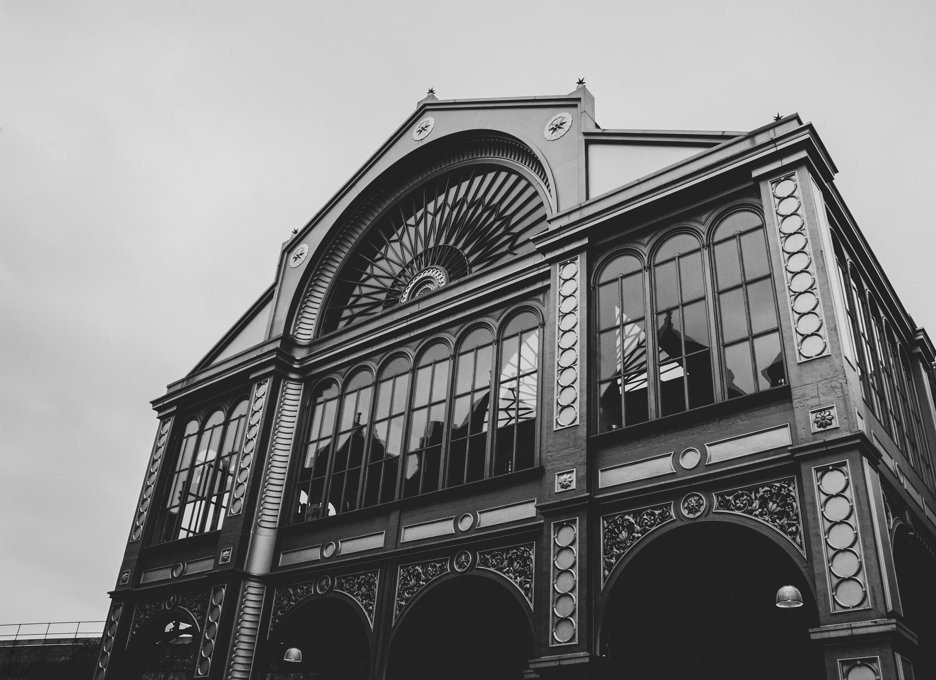 Grayscale Building Side Angle View Arch Window Design Architecture ...