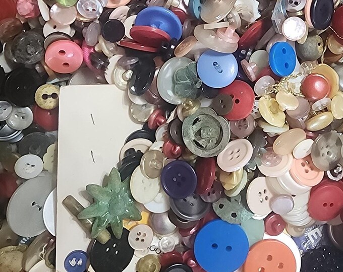 LOT Vintage Buttons 1930-70s Estate Sale Collect 1 Lb Sewing, Random ...