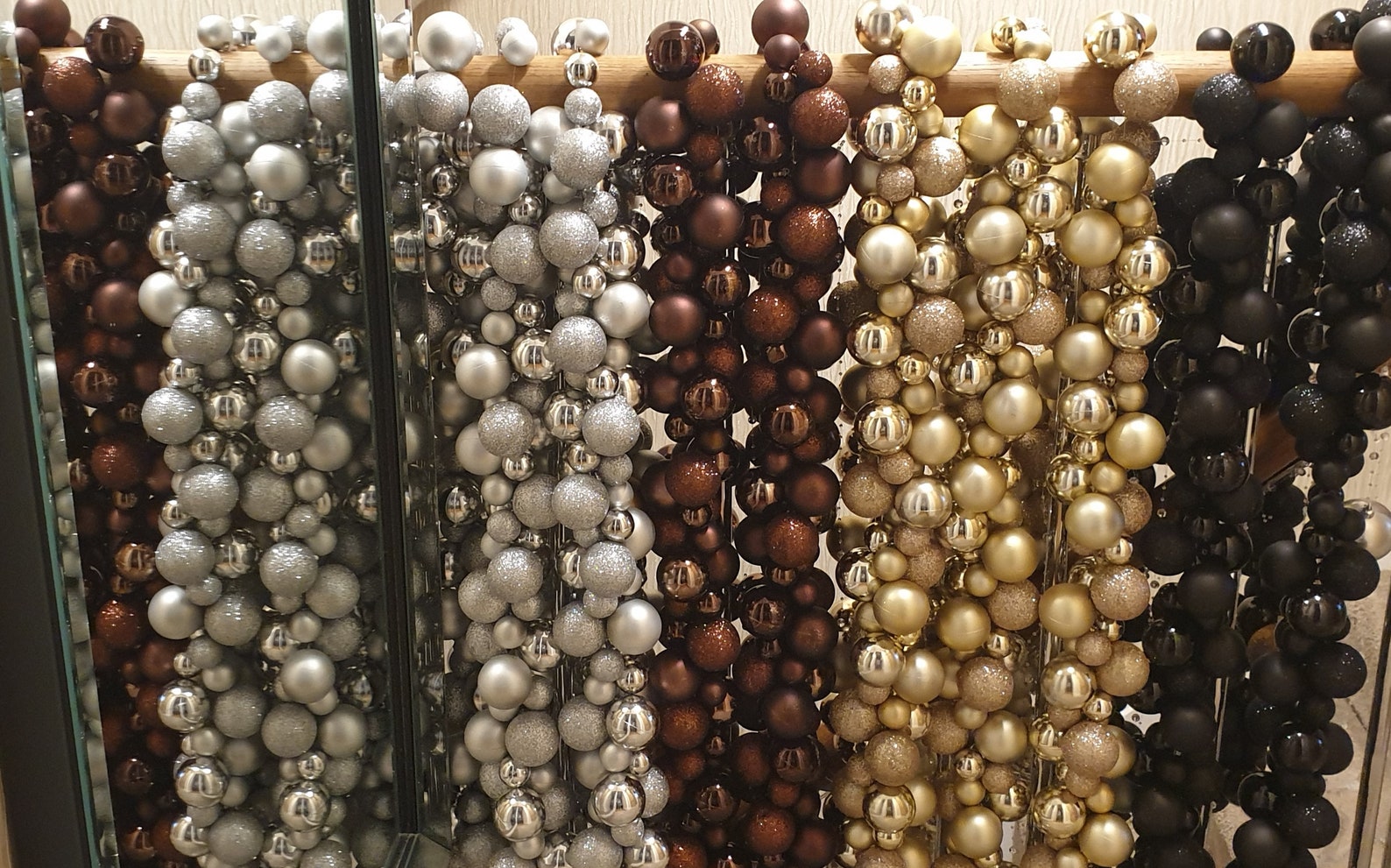 1.8m Black Christmas Bauble Garland Mixed Festive Swag 6ft Stunning Lit ...