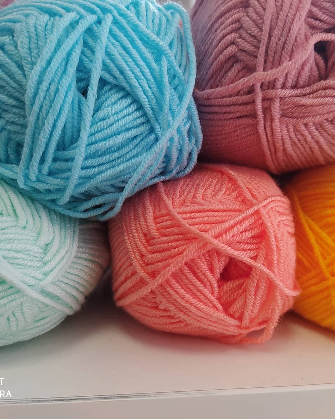 Non-clumping Yarns, Colored Yarn Models, High Quality Yarns, Sweaters ...