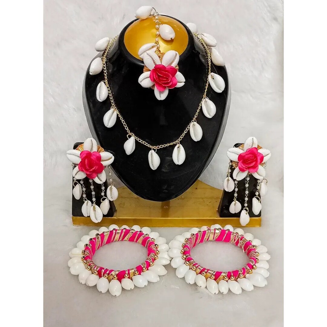 Trending She Shell Pink and White Color Combination Jewelry Set for ...