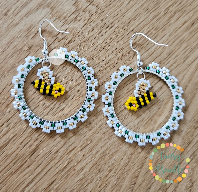 Summer Daisy Beaded Hoop Earrings With Beaded Bee Charm - Etsy