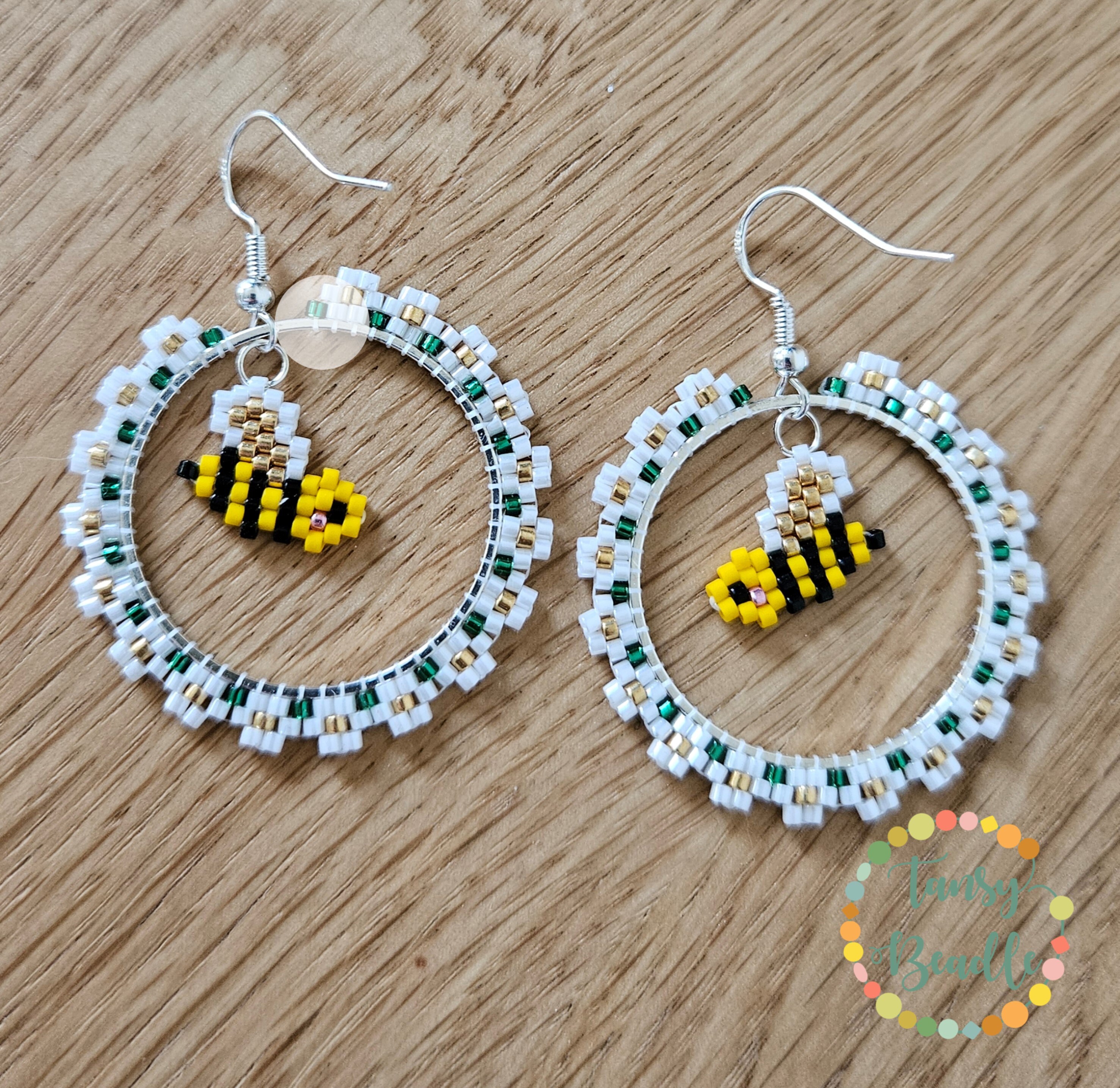 Summer Daisy Beaded Hoop Earrings With Beaded Bee Charm - Etsy