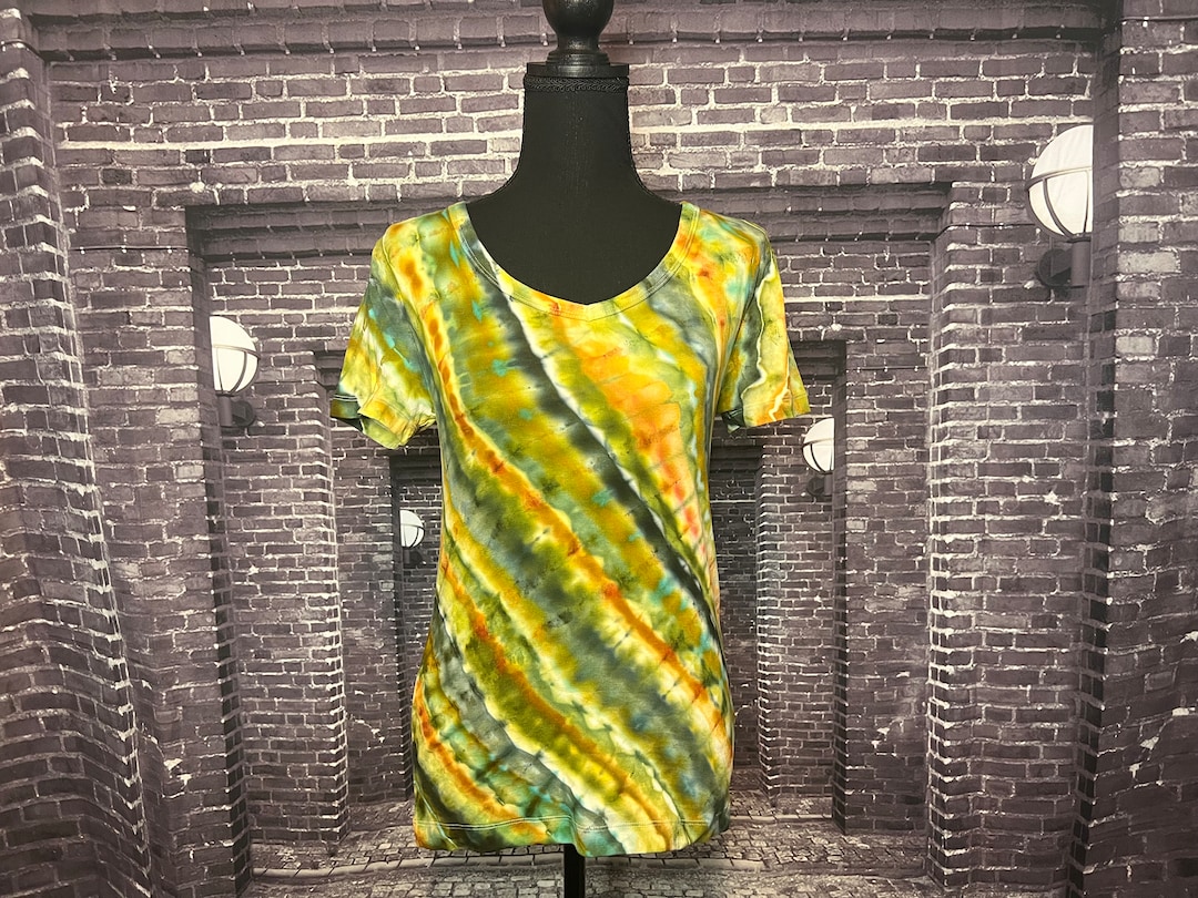 Green Natural Diagonal Stripe Ice Dye V-neck Slim Fit Tee Shirt// Size ...