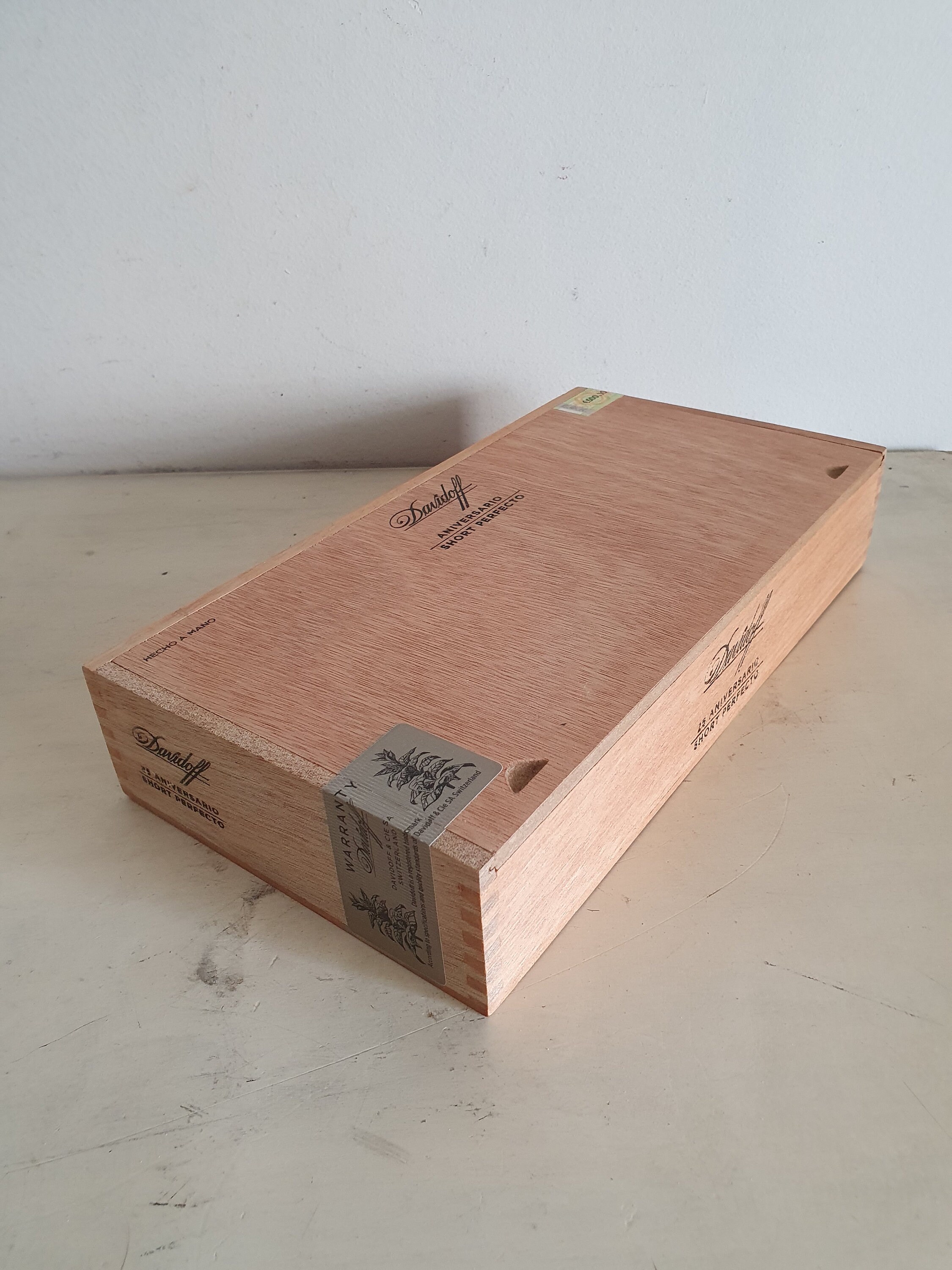Davidoff Aniversario , Empty Wooden Cigar Box. Collectible Storage Case ...