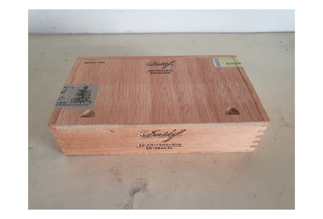 Davidoff Aniversario, Small Size Empty Wooden Cigar Box. Collectible ...