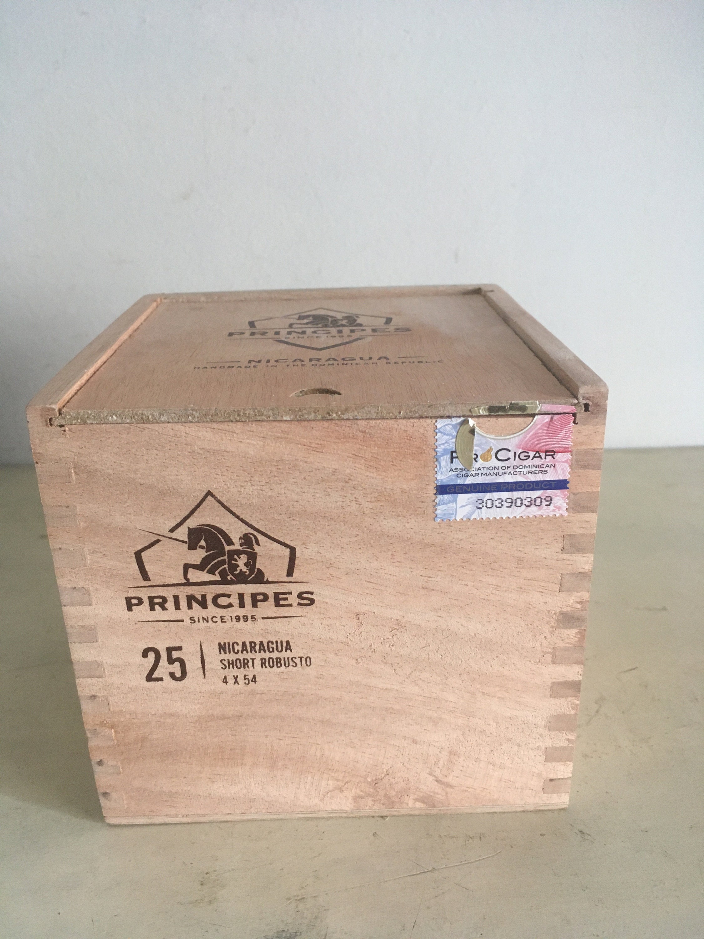 Empty Square Cigars Box, Principes Nicaragua. Wooden Light Brown Case ...