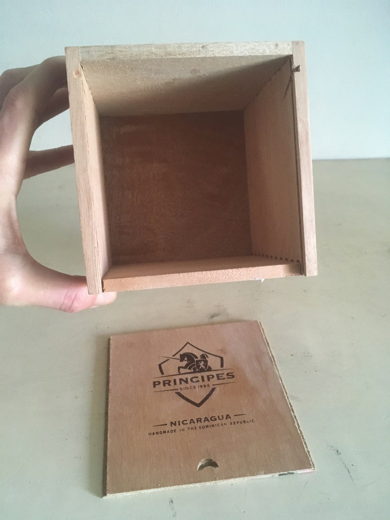 Empty Square Cigars Box, Principes Nicaragua. Wooden Light Brown Case ...