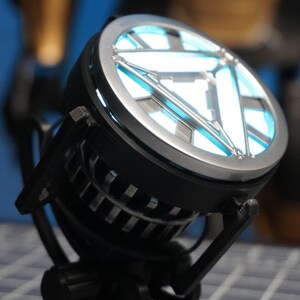 Light-up Iron Man Arc Reactor Prop Replica (with Display Stand and ...