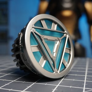 Light-up Iron Man Arc Reactor Prop Replica (with Display Stand and ...