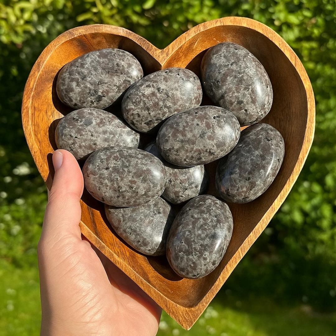 Yooperlite Palm Stone Rocks- UV Reactive Glowing Fire Flame Pocket ...