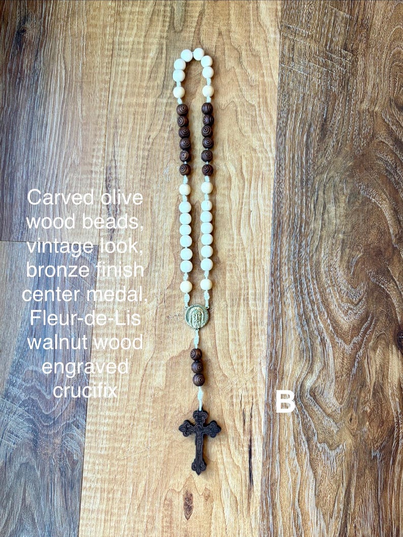 Holy Face Chaplet, Natural Wood Beads, Bethlehem Olive Wood, Yew ...