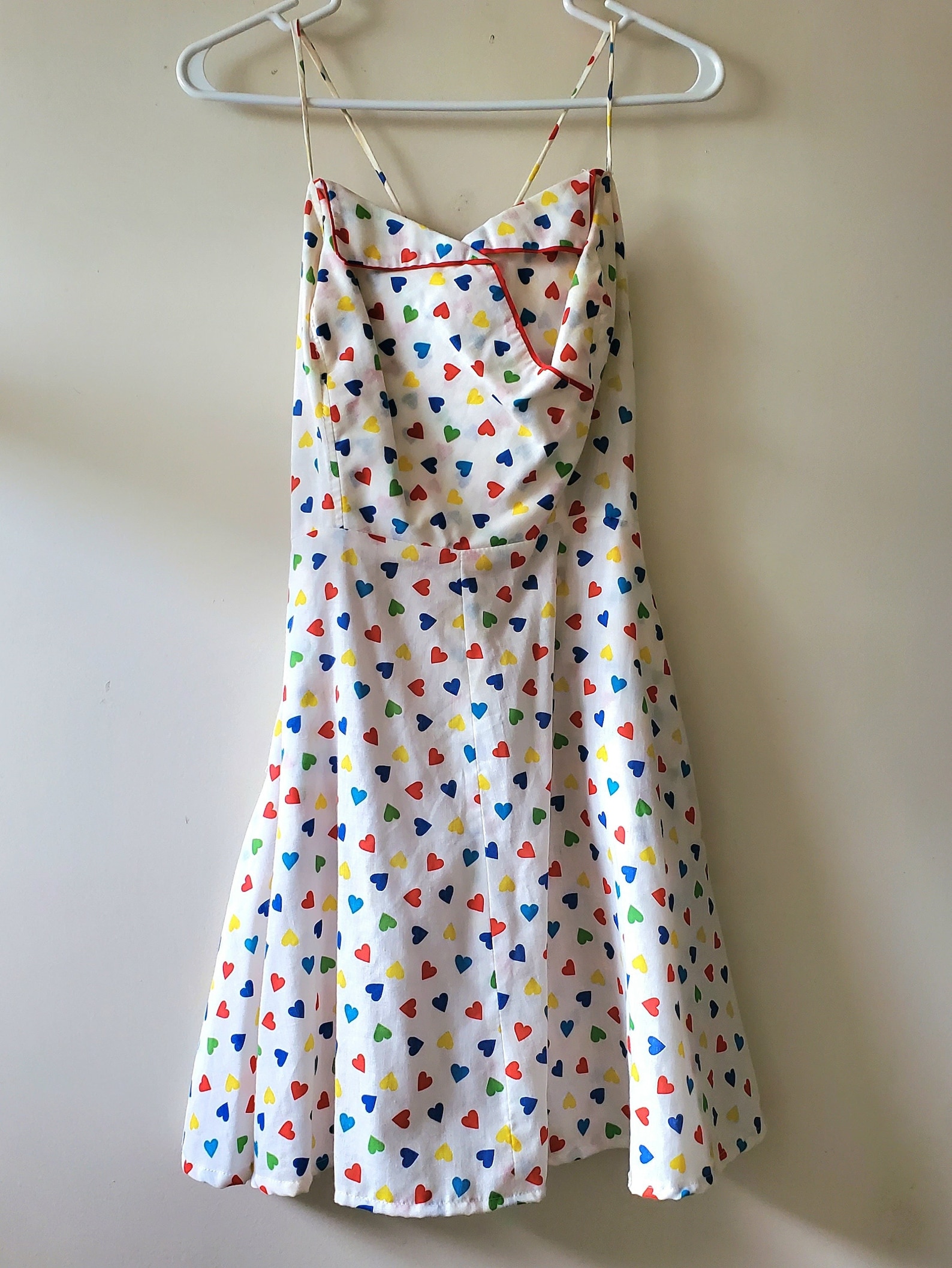 Vintage Heart Pattern Print Dress, Primary Color Colorful Heart Pattern ...