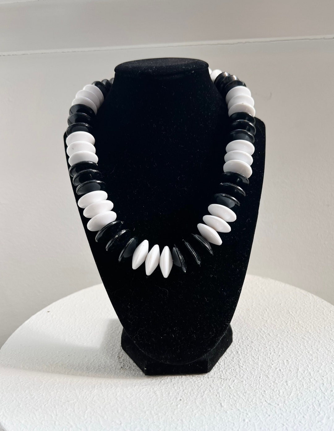 Chunky Mod Black and White Acrylic Bead Vintage Necklace 1960s 1980s - Etsy