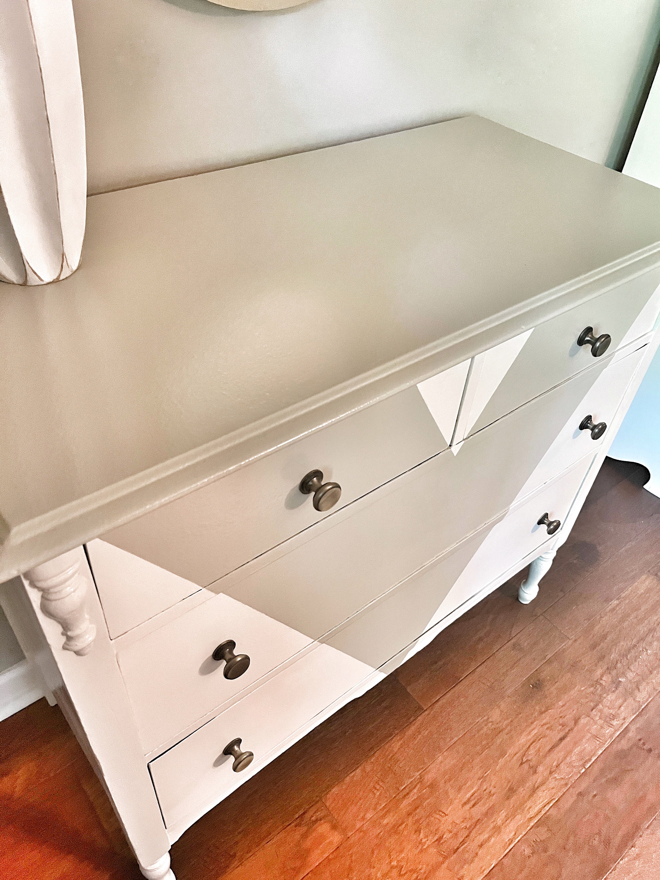 Vintage 4-drawer Dresser Restored Painted V-design - Etsy