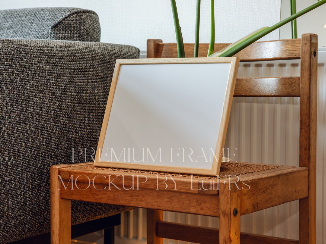 Wood Frame 4:3 | Single Thick Iso Frame in the Living Room | Realistic ...