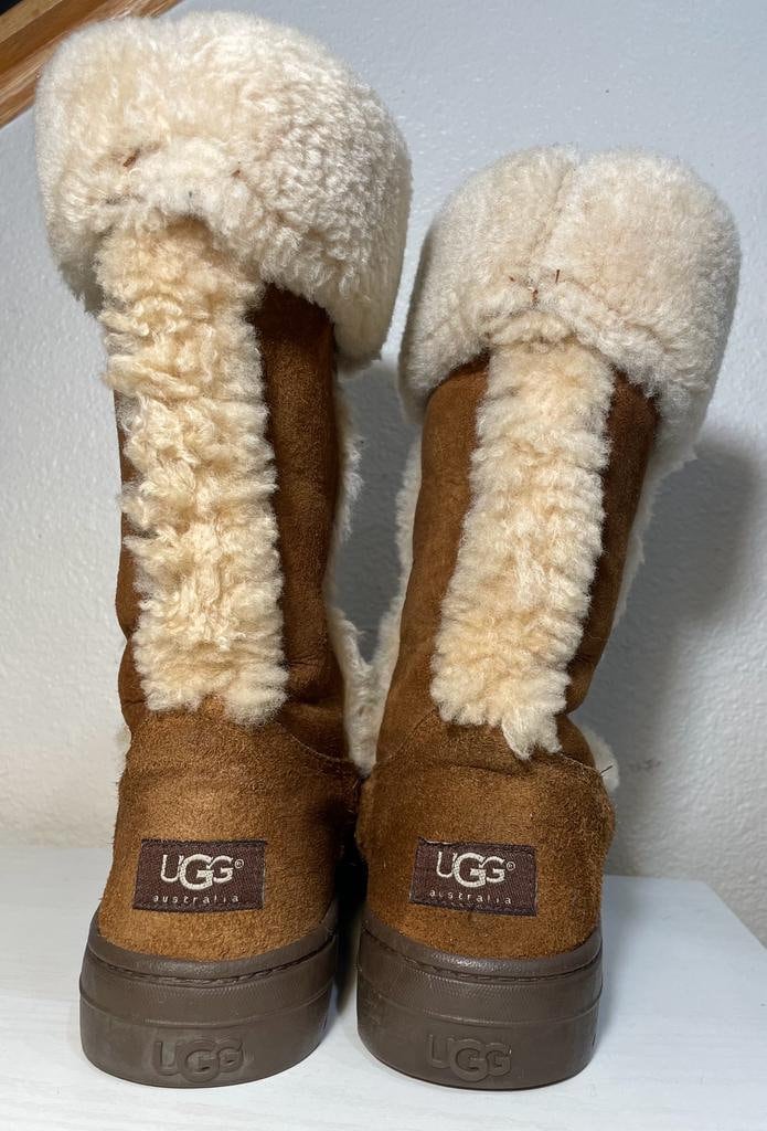 UGG Sundance II 5325 Boots Sz 9 - Etsy