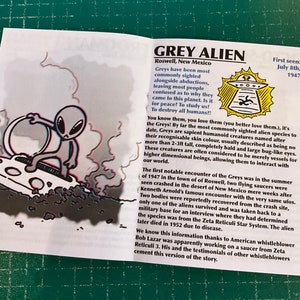 Alien Zine - Etsy