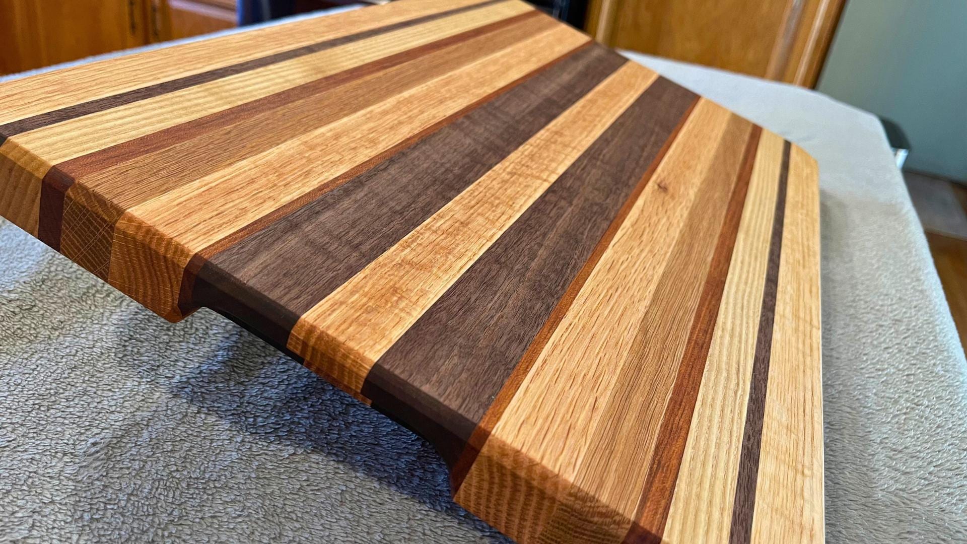 Handmade Edge Grain Wood Cutting Board: Kitchen Decor - Etsy