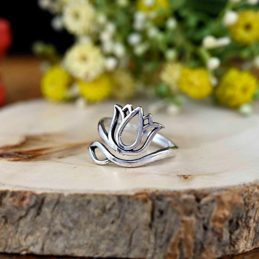 Silver Adjustable Lotus Flower Ring: Dainty Minimalist Jewelry - Etsy