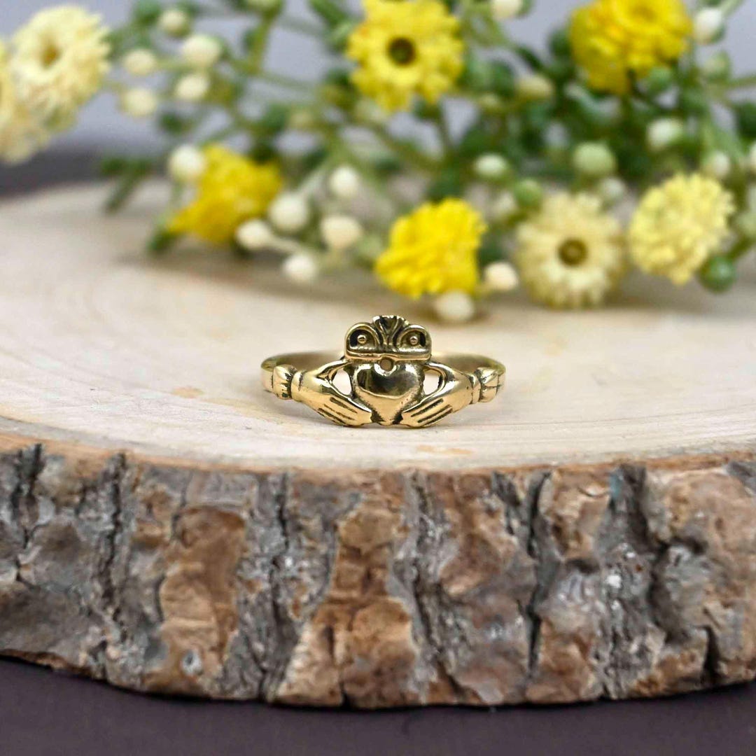 Dainty Brass Claddagh Ring: Celtic Irish Heart Hands - Etsy Canada
