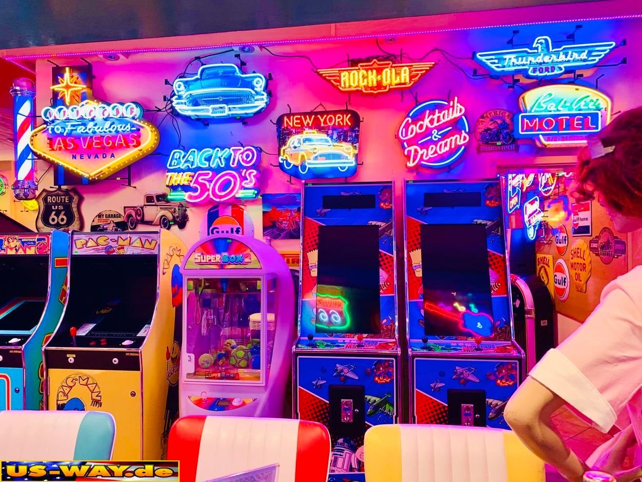 G-09 Space Invaders Retro Arcade Cabinet TV Video Game Machine 19" LCD ...