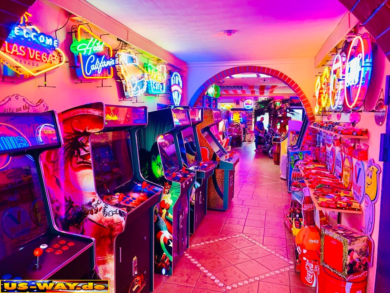 G-09 Space Invaders Retro Arcade Cabinet TV Video Game Machine 19" LCD ...