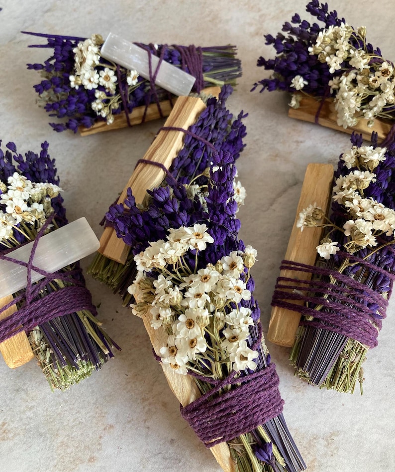 Lavender Smudge Bundle With Palo Santo and Selenite Crystal - Etsy Canada
