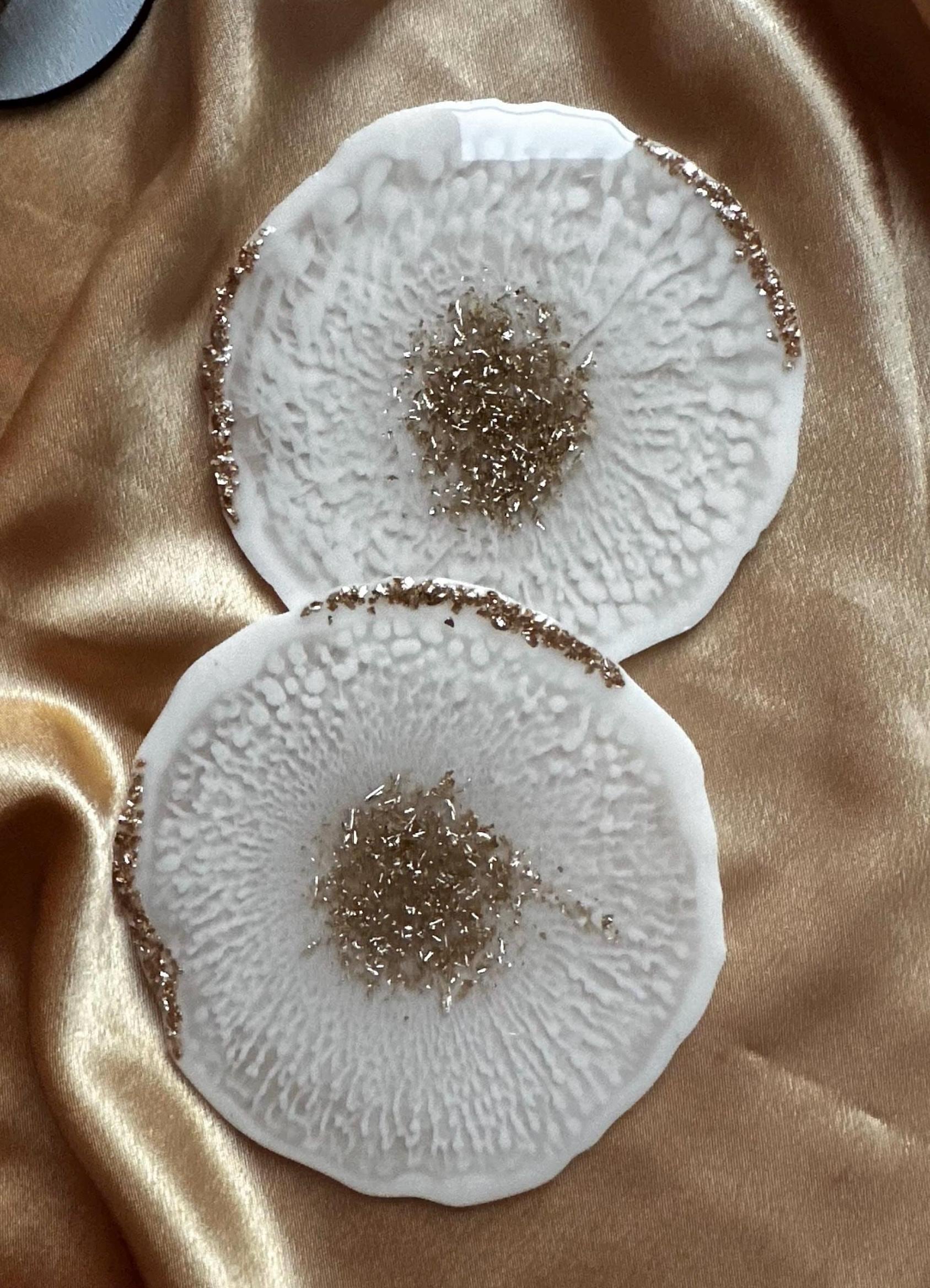 White & Gold Resin Coaster With Crystal Edge – Elegant 13cm Geode-style ...