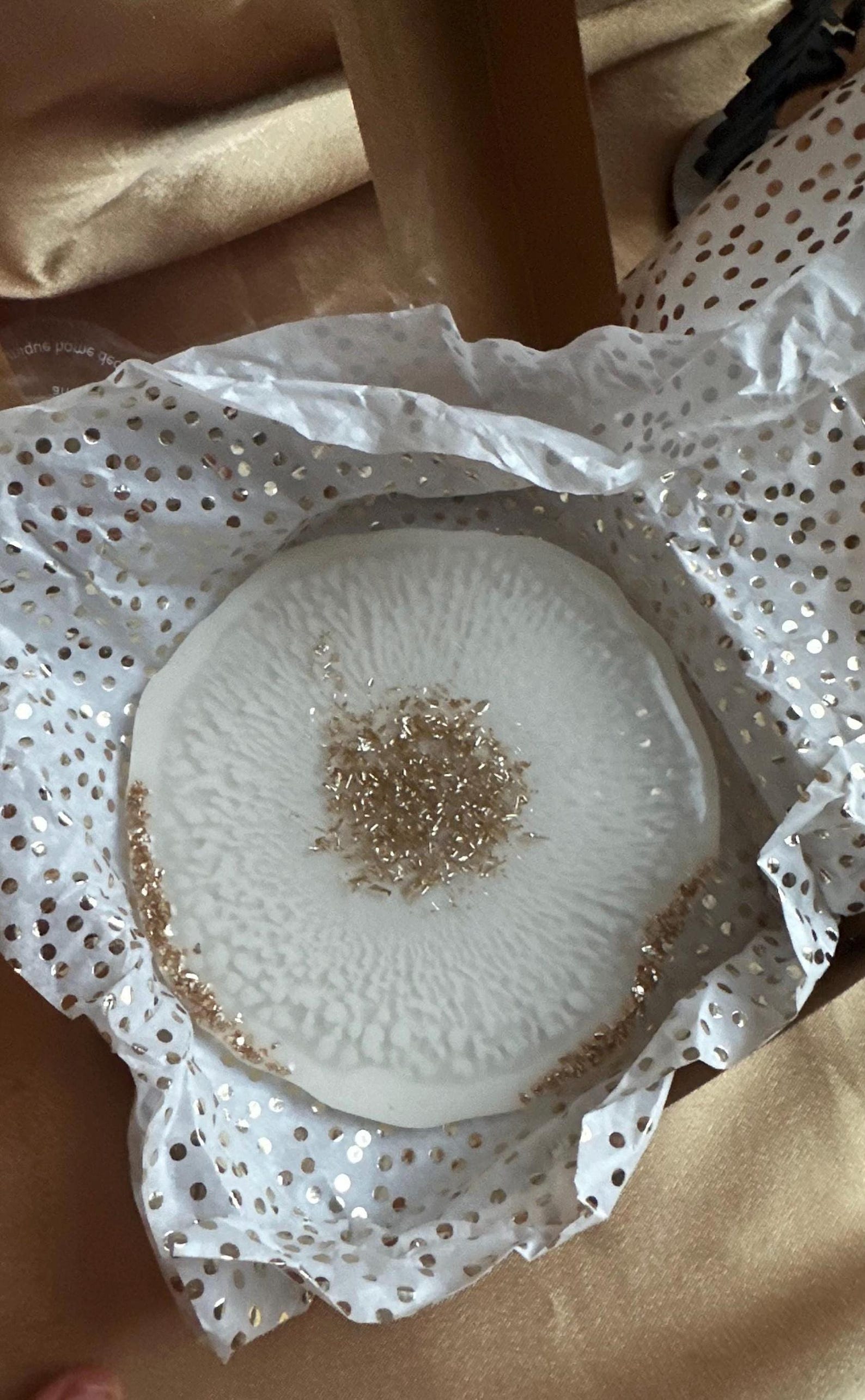 White & Gold Resin Coaster With Crystal Edge – Elegant 13cm Geode-style ...