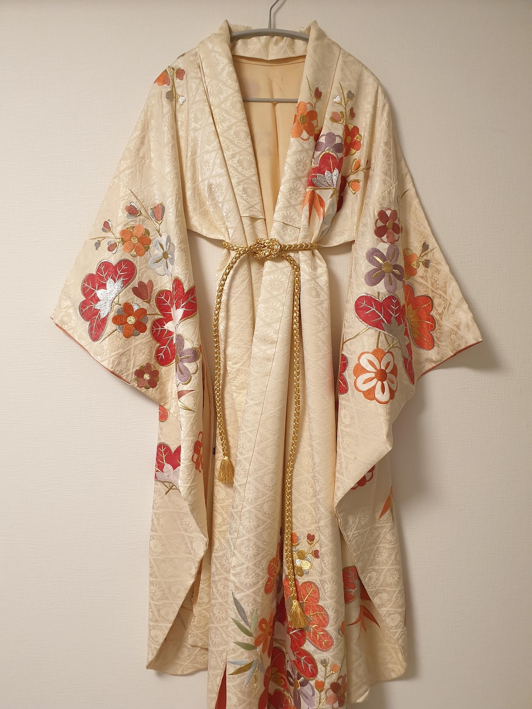 Vintage Furisode Cream Kimono With Beautiful Embroidery of Auspicious ...