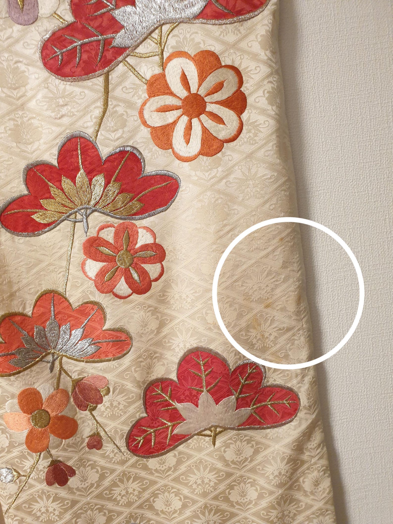 Vintage Furisode Cream Kimono With Beautiful Embroidery of Auspicious ...