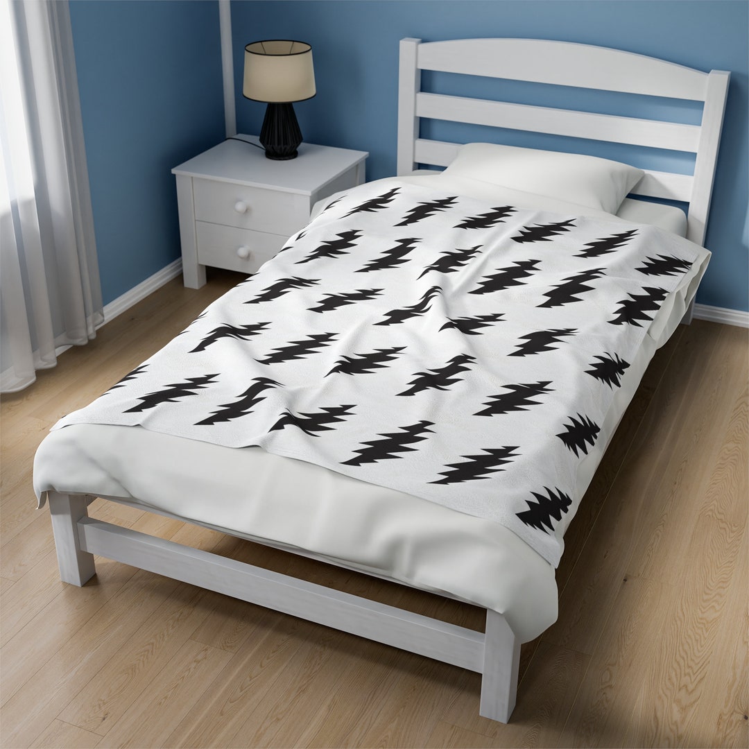 13 Point Lightning Bolt Deadhead Themed Velveteen Plush Blanket |dead ...