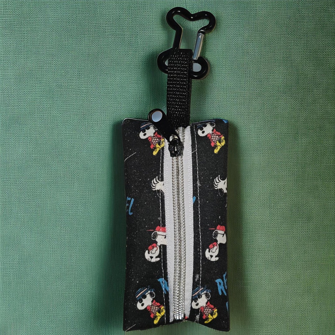 Snoopy "rebel With Paws", Peanuts Gang, Charlie Brown, Woodstock, Dog ...