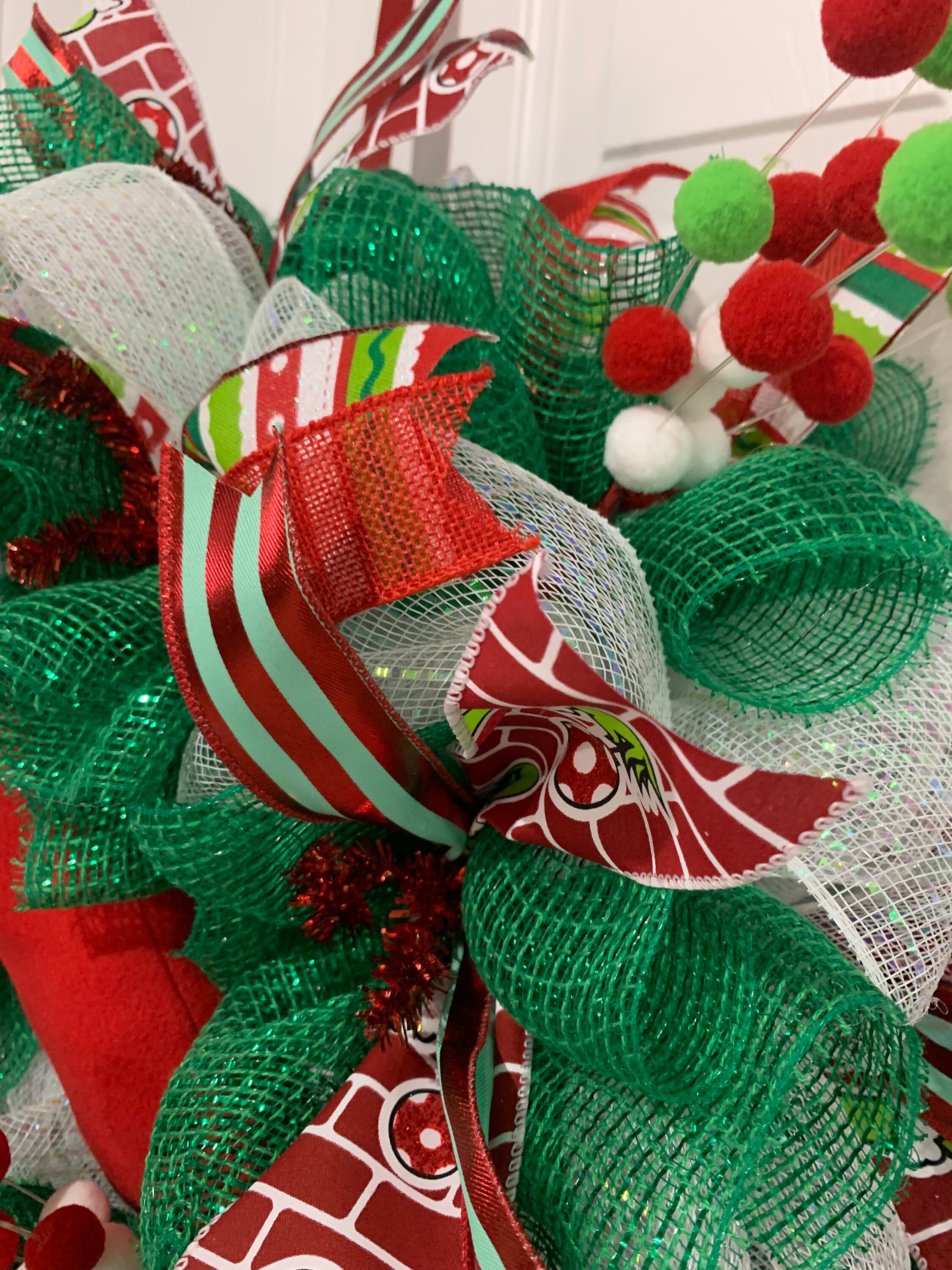 Christmas Wreath: Green Elf Hand With Ornament - Etsy