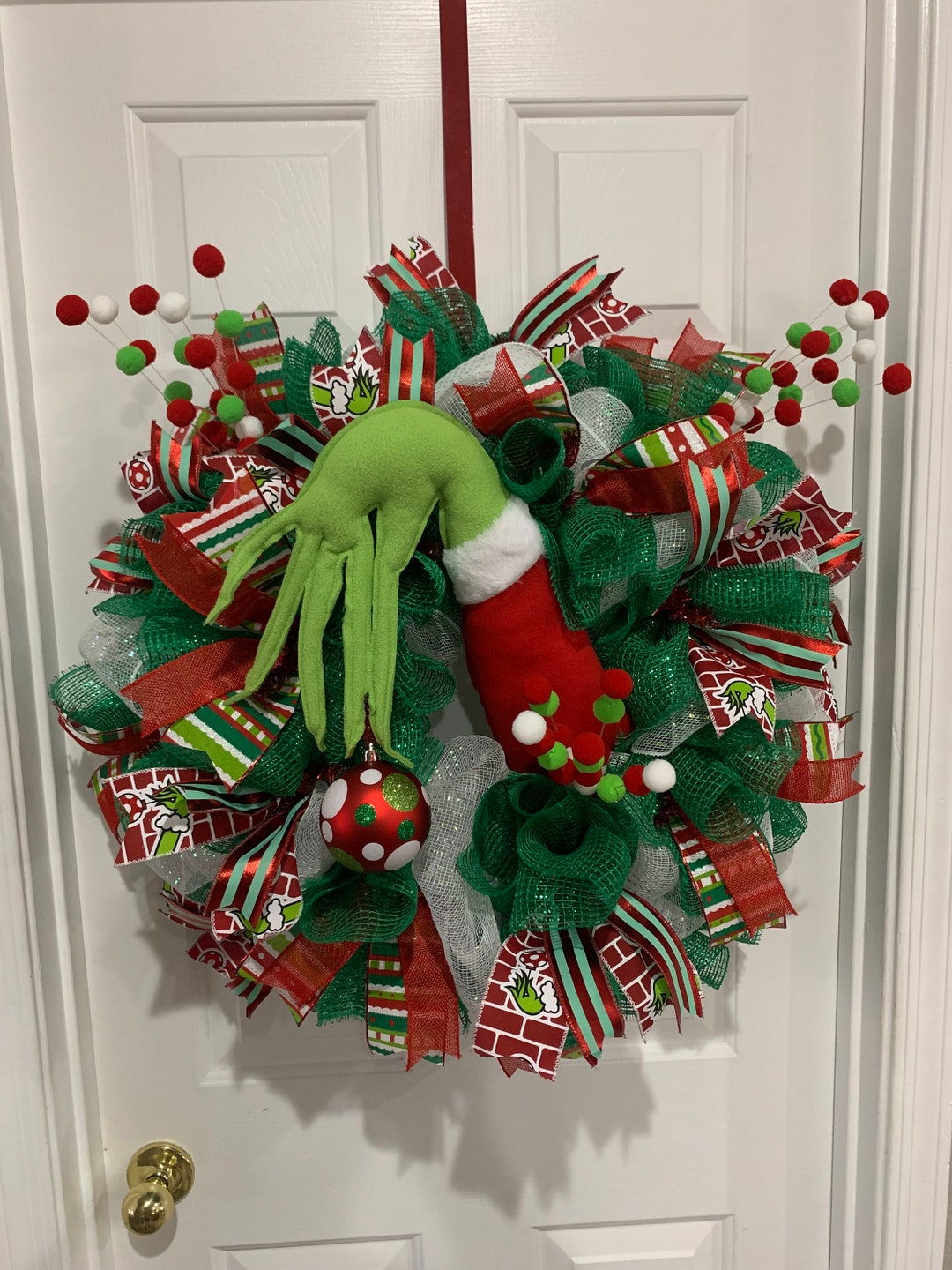 Christmas Wreath: Green Elf Hand With Ornament - Etsy