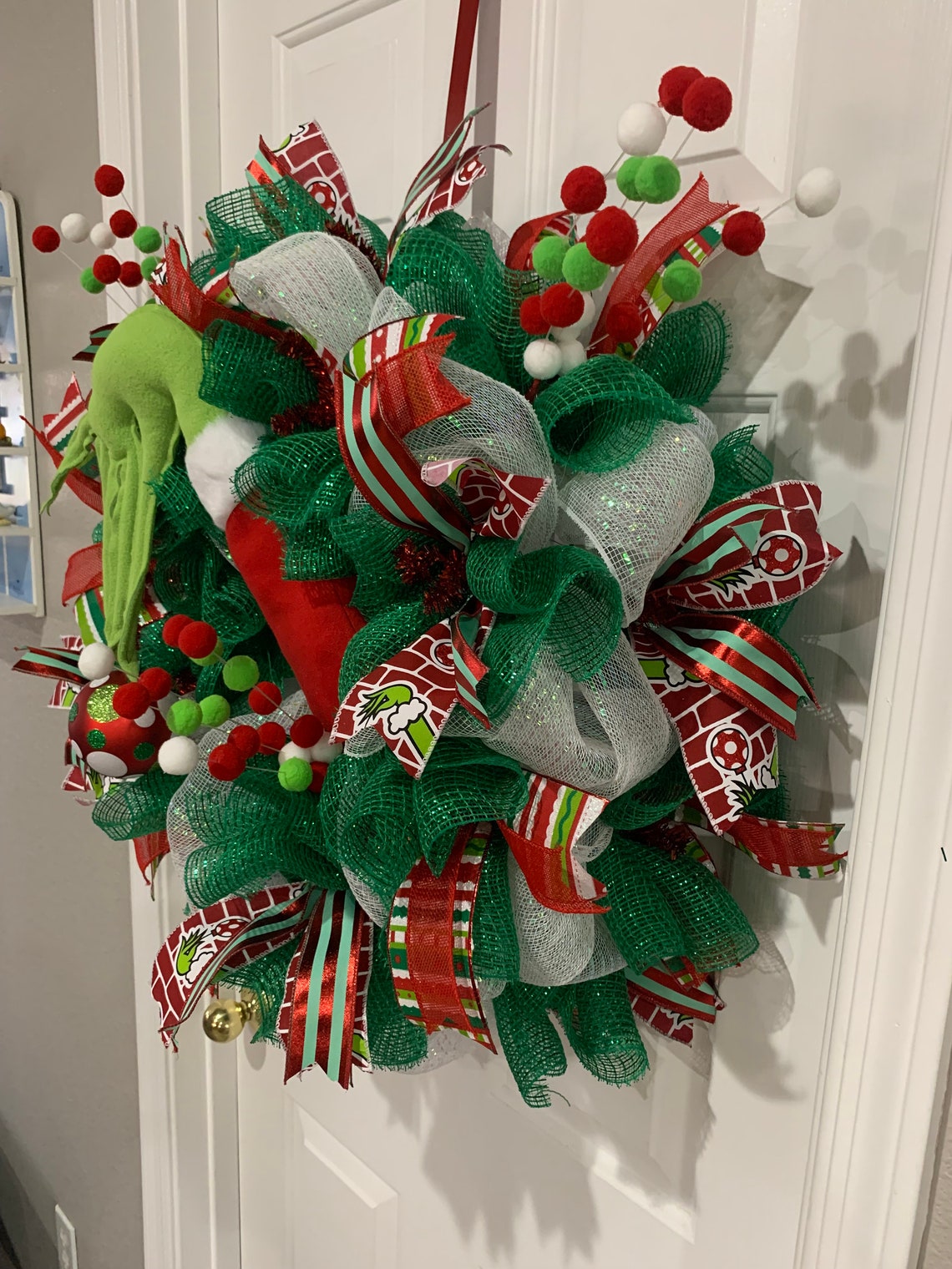 Christmas Wreath: Green Elf Hand With Ornament - Etsy