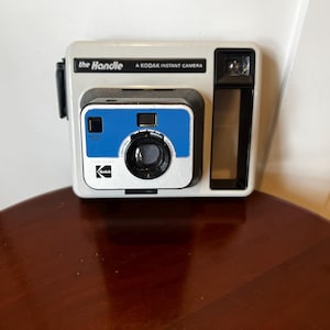 Vintage 1977 Kodak Instant Camera "the Handle" Polaroid Color Film ...
