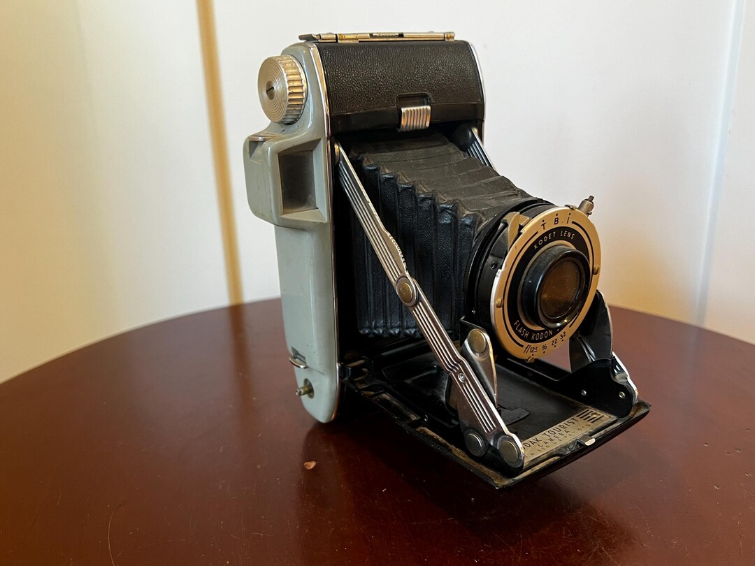 Vintage Kodak Tourist Folding Camera With Kodet Lens, 1948 Folding ...