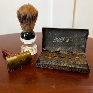 Vintage Gillette Razor Set in Case With Ever Ready Lucite Shaving Brush ...