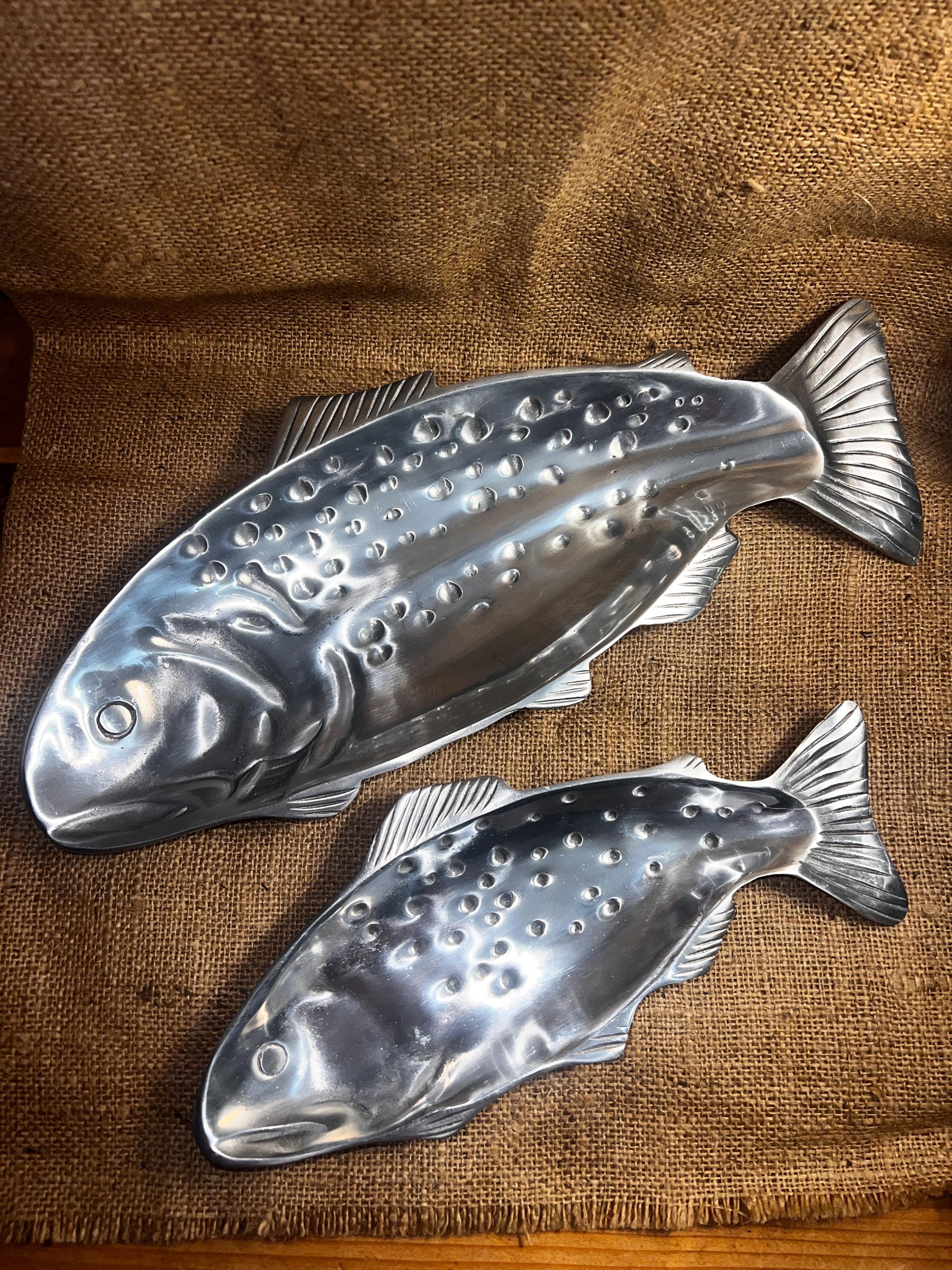 METAL FISH TRAYS Textured Set of Two Small 12”x4.75” Large 16.5”x6.5 ...