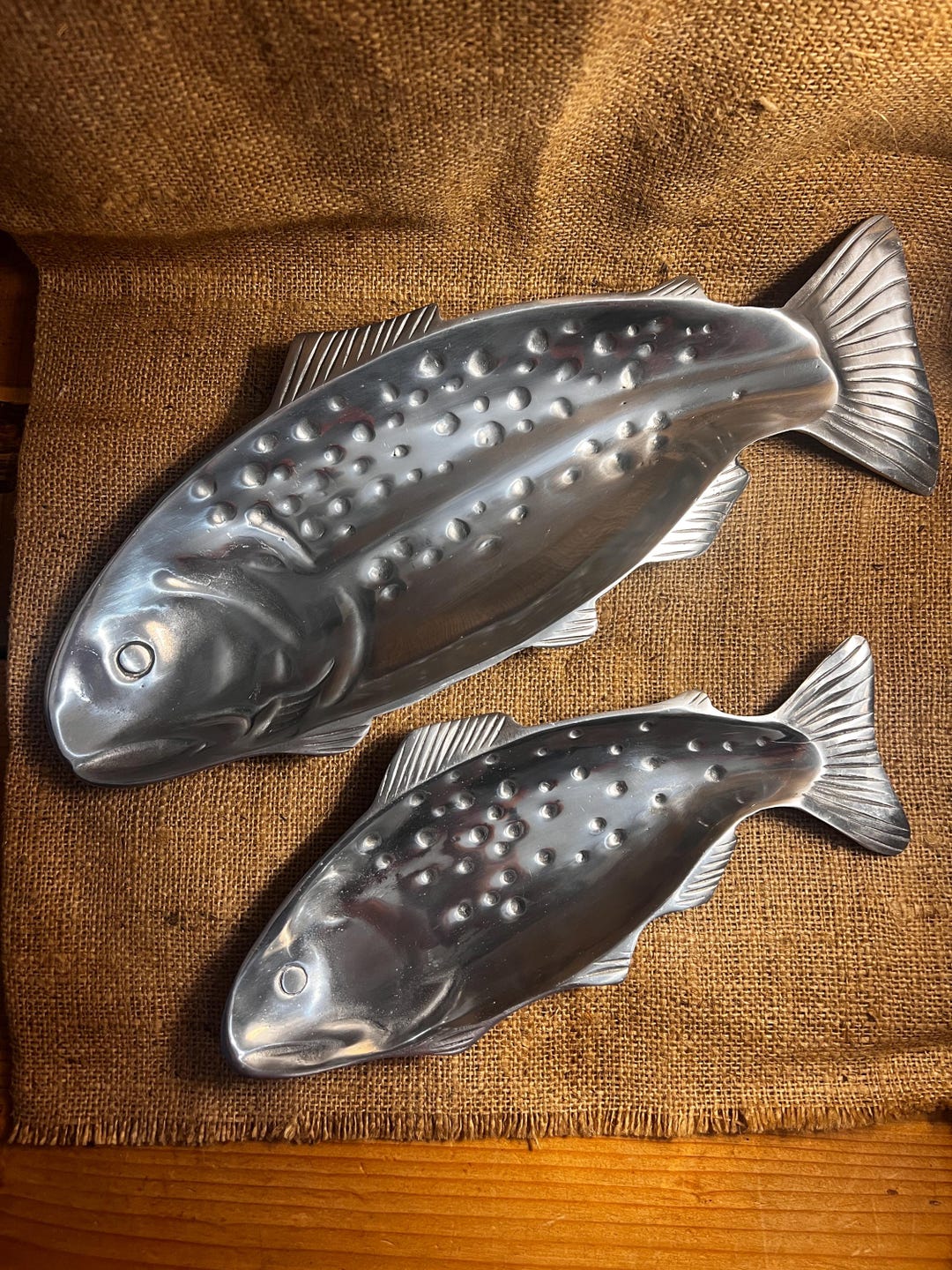 METAL FISH TRAYS Textured Set of Two Small 12”x4.75” Large 16.5”x6.5 ...