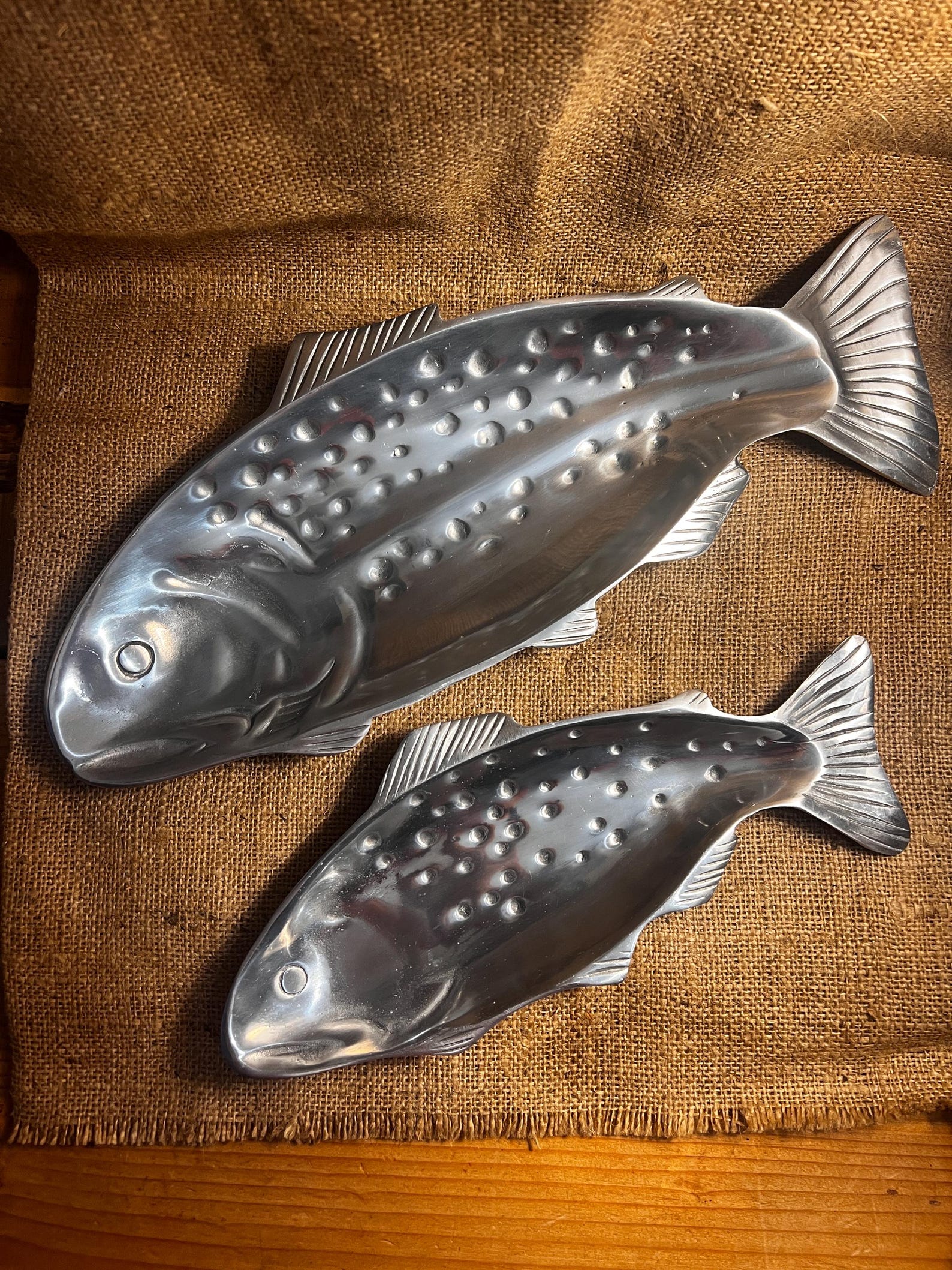 METAL FISH TRAYS Textured Set of Two Small 12”x4.75” Large 16.5”x6.5 ...